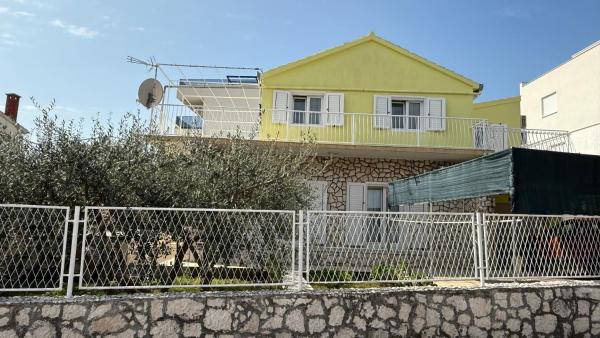 Apartments Petar - Parking And Seaview - Okrug Gornji