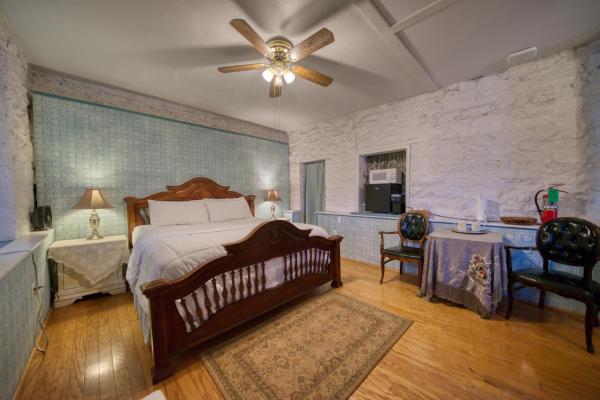 Downtown Hideaway Ste Piedmont - Eureka Springs, AR