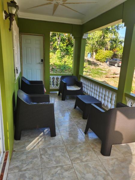 Hilltop Haven - Jamaica