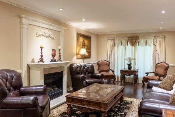 Majestic Mansion With Bar And Entertainment Space - Lakeshore