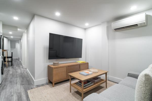 Lower East Side Gem 3br Apartment Near Williamsburg Bridge - Manhattan, NY