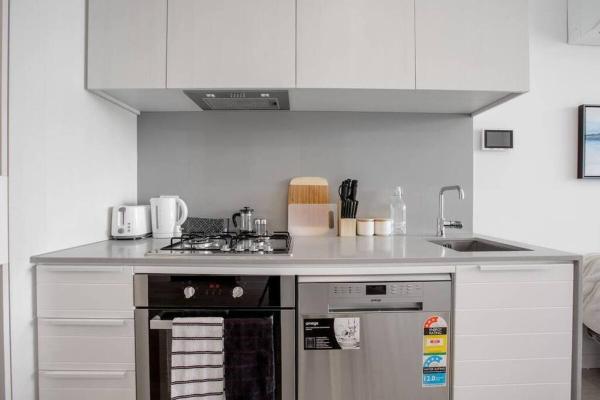 Comfy And Warm 2br Apt At Parkville - Brunswick