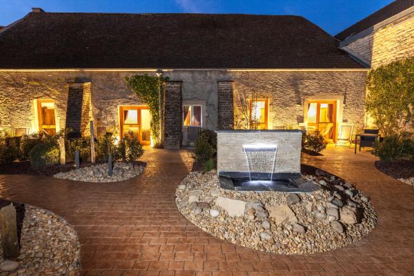 Logis Hotel De La Cloche - Beaune