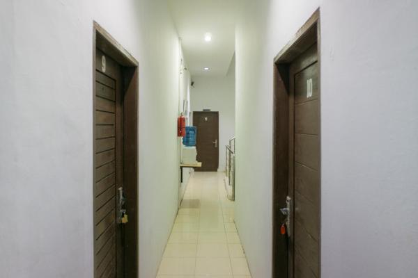 Oyo Life 2366 Gatsu Kost - Medan