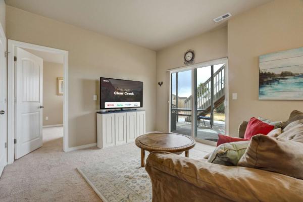Clear Creek Cozy Getaway With Private Patio - Colorado Springs, CO