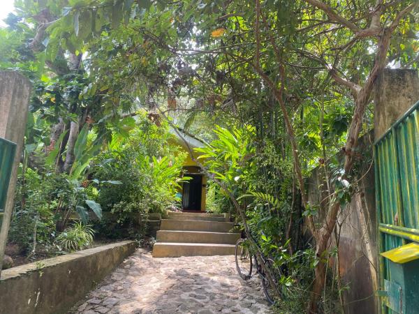 R&n Yellow House - Sri Lanka