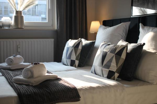R B Apartment Hamburg Duo - 1-2 Personen - Küchenzeile - Smart Tv - Kostenloser Parkplatz - Bad Mit Toilette Und Dusche Auf Dem Flur Gegenüber Des Zimmers - Hamburg Airport (HAM)