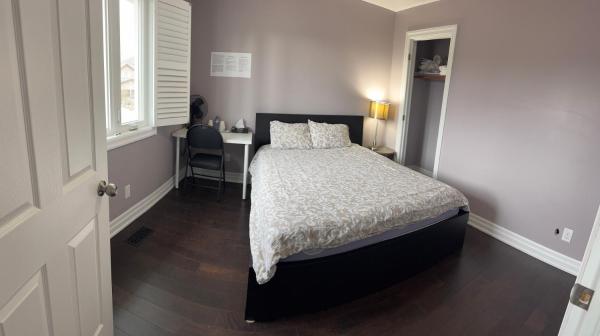 Bright Private Single Bedroom Q33 - Mississauga