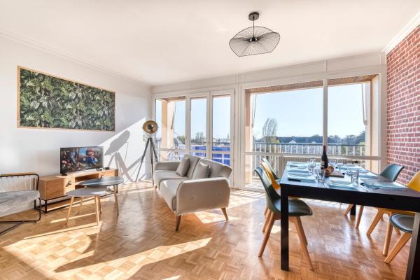 Le Super 8 - Free Parking, Balcony, 100m2, Wi-fi - Chalonnes-sur-Loire