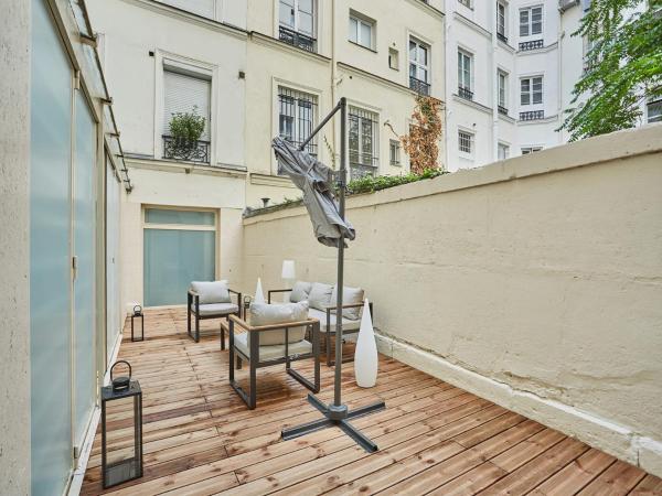 Incredible Le Marais Apartment With Terrace - AccorHotels Arena
