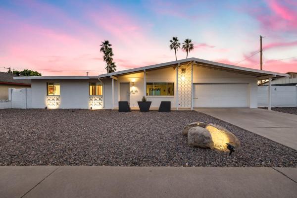 Desert Mirage Home -Retro Chic With Pool Grille & Bocce - Tempe, AZ
