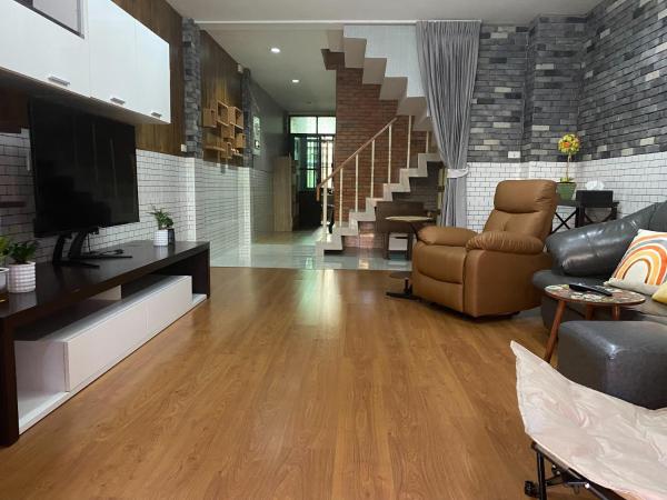 Entire 3-story Townhouse Near Themall Thapra,bts Talat Phlu 3-bedroom In Chomthong, Bangkok - Bangkok