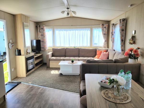 St Osyth- Sleeps8-freeparking-wifi-holidaypark - Clacton-on-Sea