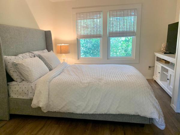 Cheerful Cottage Near Redwood Skywalk - Eureka