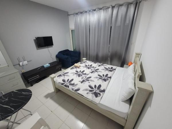 Chic Sea View Room With Shared Bath - シャールジャ