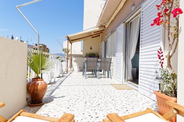 Sunny Penthouse For Balcony Lovers - Аспропиргос