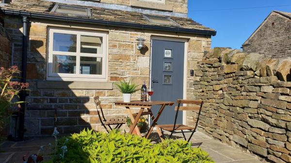 Law Common Cottage - Holmfirth