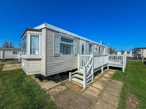 Spacious Caravan For Hire In Hunstanton At Manor Park Holiday Park Ref 23047b - Norfolk