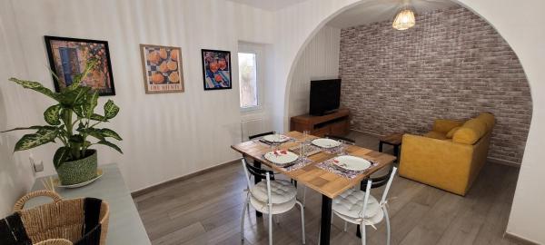 Maison De Village à 10min De Béziers Et Des Plages - Sauvian