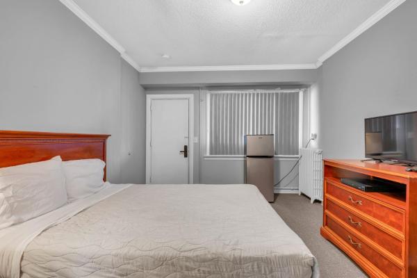 Cozy Room With Private Bath In Brownstown - Westland, MI