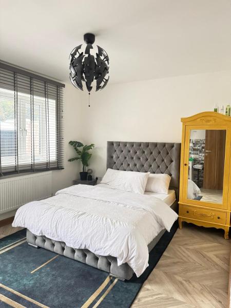 Erith Cosy Retreat - Romford