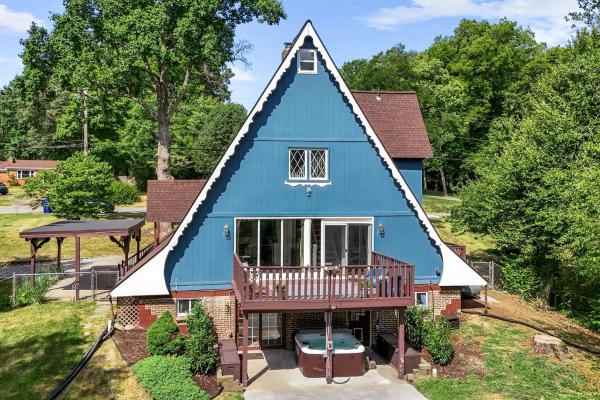 Riverfront A-frame Retreat With Hot-tub, Fire Pit And Dock In Maryland - Maryland