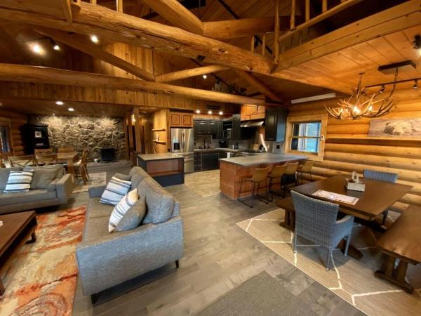 Remodeled Cabin With Pool Table And Hot-tub In Wyoming - Wyoming