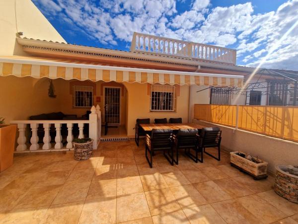 Tranquil Bungalow Retreat - La Marina