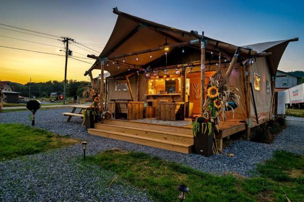 Glorious Tented Cabin With Fire Pit And Gorgeous Sky Views In Sevierville, Tennessee - Pigeon Forge, TN