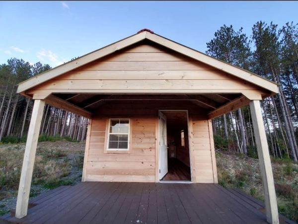 Off-grid Cabin Nestled Among Nature With Lovely Landscape Views In Maine - Maine