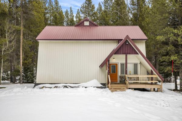 Creekside Cabin With Backyard And Foosball Table Great For Groups In Idaho - Idaho