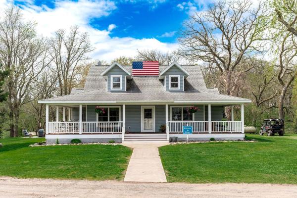 Lakefront Cottage Fully Equipped With Excellent Location In Saint Croix Falls, Wisconsin - Center City, MN