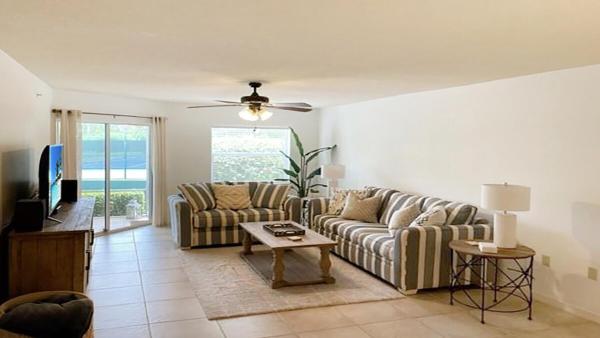 Peaceful Lakefront Condo On Siesta Key - Private Beach Access, 2 Pools, Tennis And Pickleball Courts - Siesta Key, FL