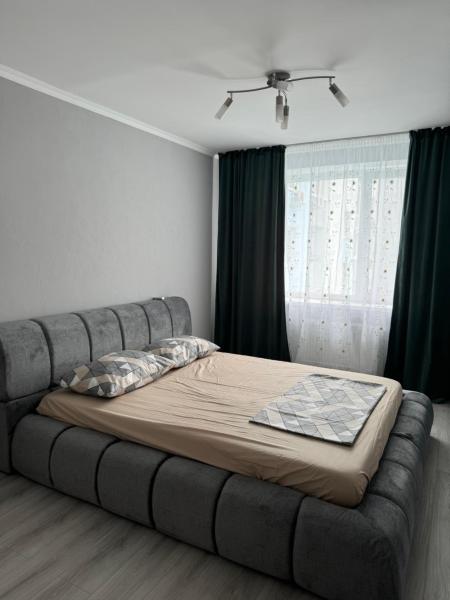 Стильна і сучасна квартира з двома спальнями біля Дніпра! - Черкассы