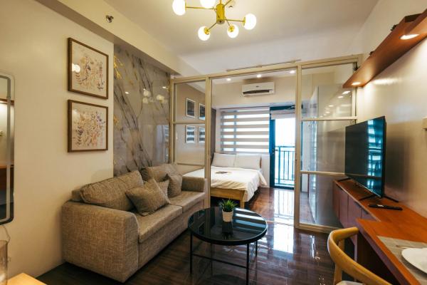 Modern Living 5 With Fast Wifi And Netflix - Manila