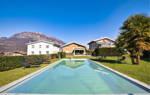 Gorgeous Home In Gianico - Gianico