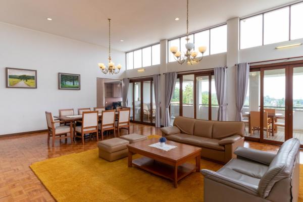 Family Only Amazing City View Villa - De Reiz Firen Syariah - Bandung