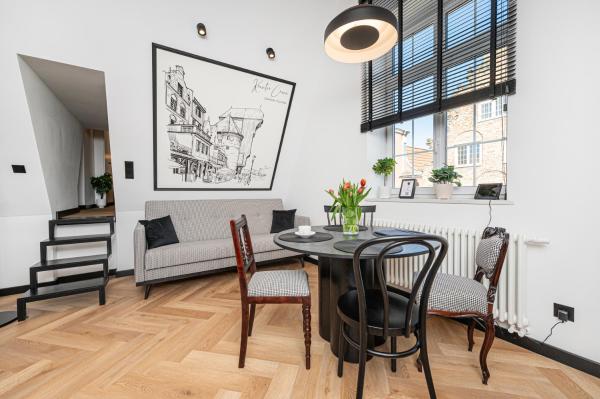 Teatro Old Town - Billberry Apartments - 그다인스크