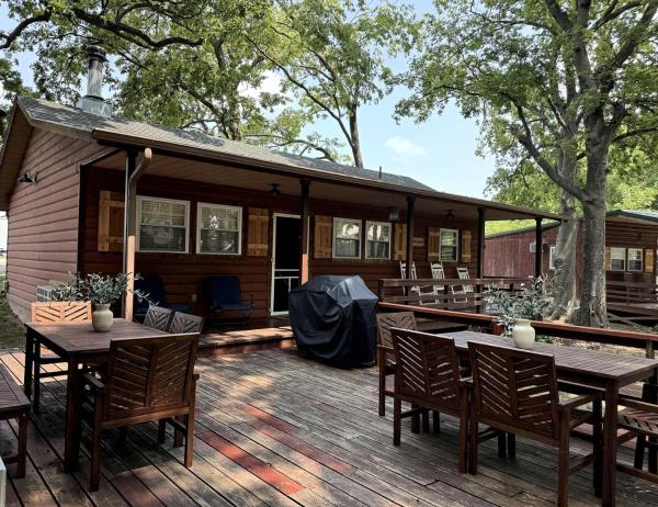 Cozy Cabin Perfect For Family Getaways In Afton, Oklahoma - Disney, OK