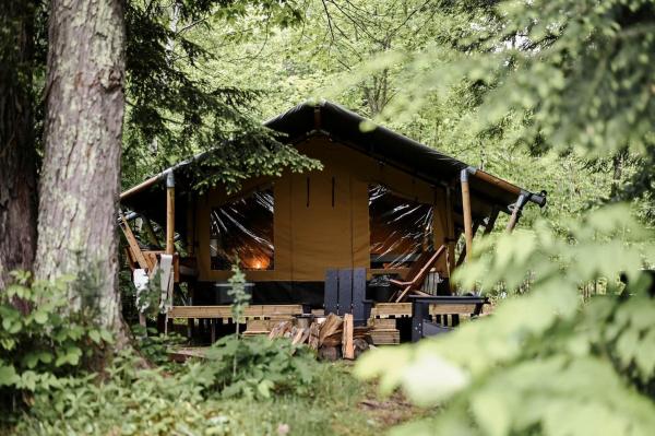 Outstanding Safari Tent With Fire Pit And Nice Sights In North Woodstock, New Hampshire - New Hampshire