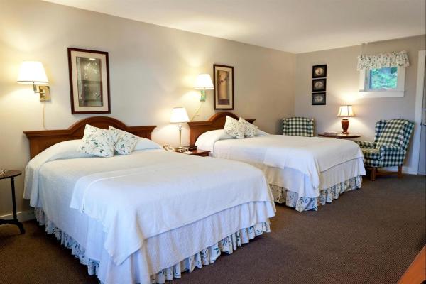Super Room Rental With Decks In A Bed And Breakfast Getaway Near Camden, Maine - Camden