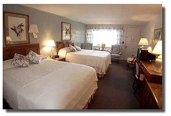 Welcoming Waterfront Bed And Breakfast For A Family Getaway Near Augusta, Maine - Camden, ME