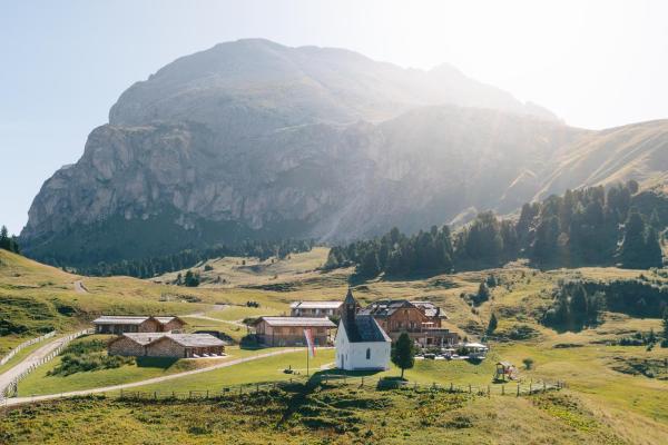 Zallinger Dolomites - Urtijëi