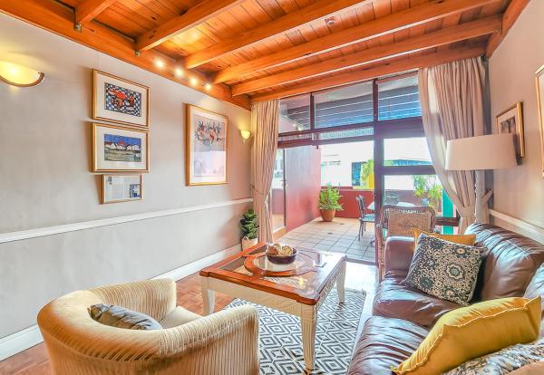 Yellow Townhouse De Waterkant Stay - Claremont
