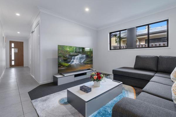 Quiet N Stylish 3mins To Mall Modern 4br House - Gold Coast