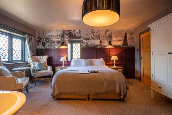The Mayflower - Brockenhurst