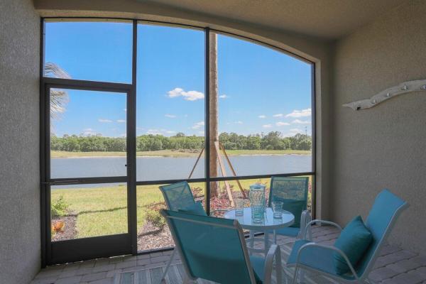 Pet-friendly Lakefront Condo At Lakewood National Golf Club - Day Dreamer - Lakewood Ranch