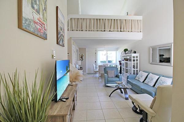 Gorgeous 2br Townhouse Minutes To Lido Beach - Sarasota, FL