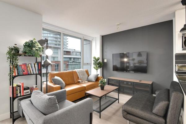Downtown Luxurious 2bdpool, Parking, Hot Tub, Sauna - Vancouver