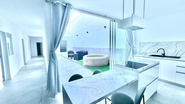 The White House - Canary Islands